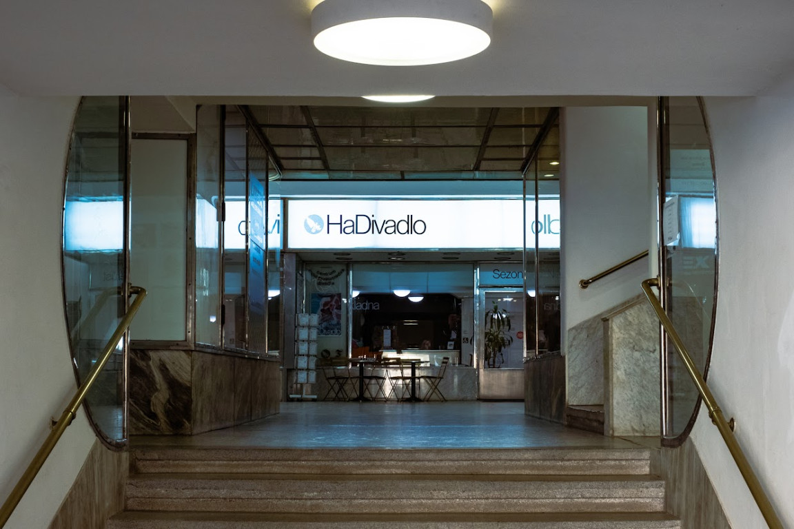 HaDivadlo 20 let na svém místě v Alfa pasáži | CED